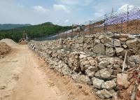 China Gray Hexagonal Wire Mesh Gabions And es PVC Coated for sale