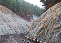 China Hexagonal Rockfall Protection Netting 1-50m/roll Flexible Metal Netting for sale