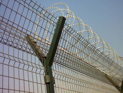 China Hot Dipped Galvanized Welded Mesh Fencing 76.2mm x 12.7mm ISO9001 Security Fence for sale