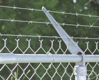 China Hot dipped galvanized Barbed Wire Fence Packed for boundary fencing for sale