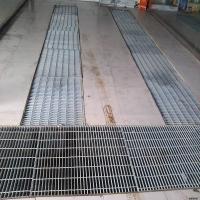 China Stainless Steel Bar Grating 8x8mm Cross Bar for Marine Floor Step Walkway for sale