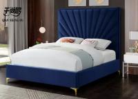 China Modern Oversized Tufted Platform Bed Queen / King Size No lnflation for sale