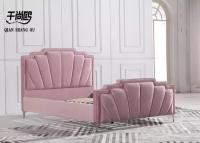 China Luxury Soft King Size Tufted Platform Bed With Dutch Velvet for sale