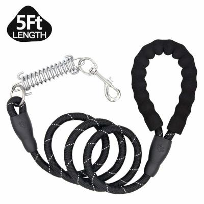 China 5FT Strong Nylon Dog Harness Leash Comfortable Padded Handle Highly Reflective Threads for sale