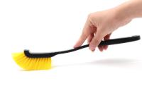 China Long Plastic Handle Bristle Car Wheel Cleaning Brush Customized Color for sale
