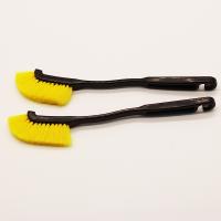 China Soft Bristle Car Wheel Cleaning Brush with Long Plastic Handle for sale