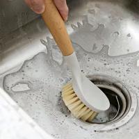 China Natural Wooden Long Handle Cleaning Brush for Kitchen Pan Pot Bowl Tableware for sale