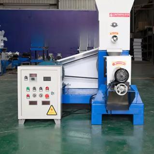 China Multifunctional Animal Feed Extruder Durable Pet Food Making Machine For Cat Dog Fish Feed Production for sale
