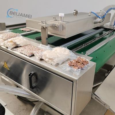 China Continuous Rolling Vacuum Packaging Machine Fully Automatic for sale