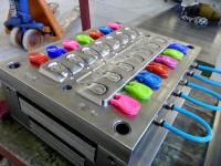 China Custom Plastic Cap Hot Runner Mold , Collaspible Parts Injection Molding Mold Making for sale