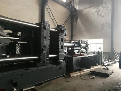 China Painting Bucket Plastic Injection Molding Machine 580 Ton For Different Size Making for sale
