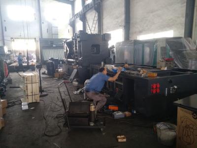 China 1000 Ton Auto Injection Molding Machine For Dustbin Industrial Machinery for sale