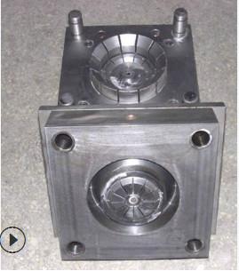 China Custom Auto Injection Molding Machine Automobile Turn Signal Mould ISO9001 Passed for sale