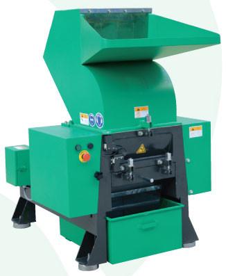China ISO9001 Approval Auto Injection Moulding Machines Plastic Crusher for sale