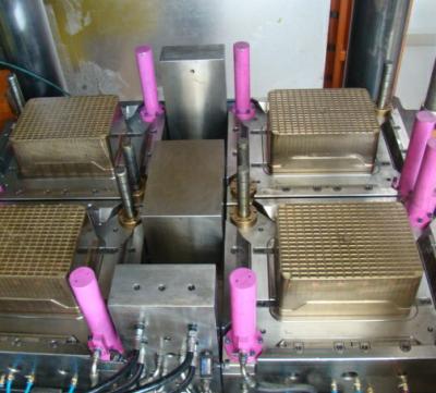 China Low Noise Plastic Molding Equipment / Plastic crate Making Machine Simple Operation for sale