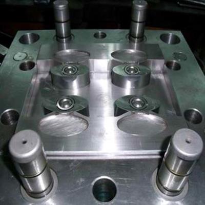 China 4KW Rated Power Plastic Injection Molding Machine For Shower Bottle Cap for sale