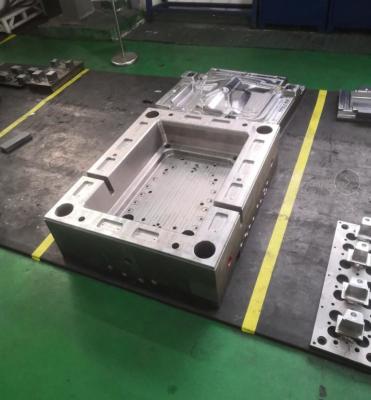 China High Precision Auto Injection Molding Machine Hot / Cold Runner Customized Cavity for sale