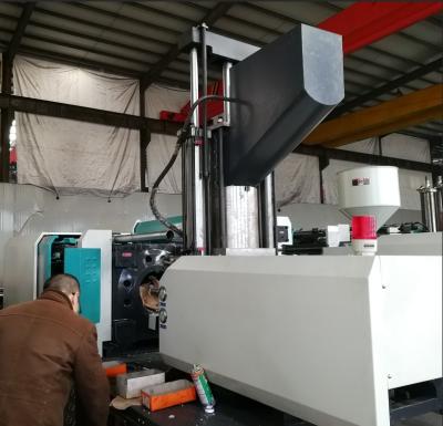 China Automatic Plastic Injection Molding Machine 240 Ton Energy Saving 5.4*1.5*2m for sale