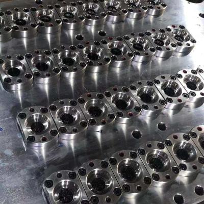 China 16 Cavities Plastic Injection Molding Machine 150L/Min 6Mpa 240T for sale