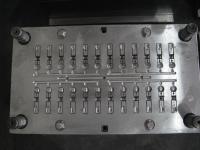China Cold / Hot Runner Auto Injection Molding Machine Multi Cavities H45 - 52 Hardness for sale