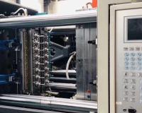 China 16 Cavities Auto Injection Molding Machine Servo Energy Saving PET Injection Molding Machine for sale
