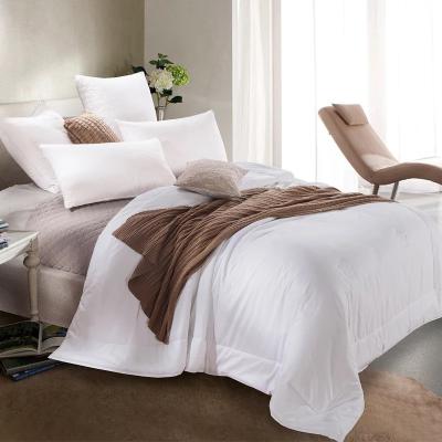 China Fashion Style Hypoallergenic Hotel Collection Bedding Quilts Hotel Down Comforter for sale