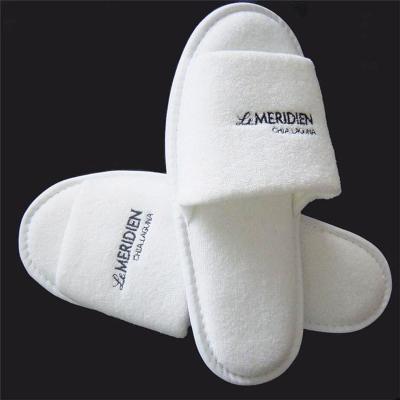 China Coral Fleece Embroiderd Hotel Spa Slippers Hotel Bedroom Slippers for sale