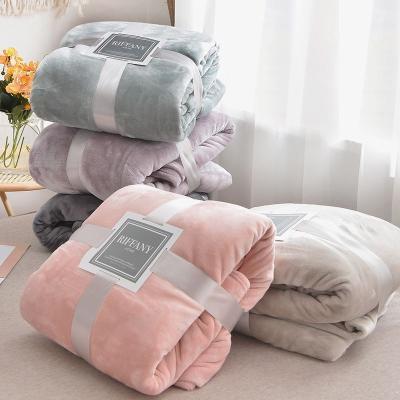 China Custom Anti Pilling Fleece Hotel Blanket Hotel Room Blankets for sale