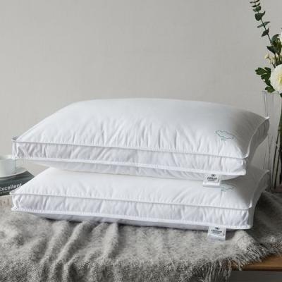 China Experience the Ultimate Comfort with Cotton/Polyester Blend Hotel Pillows White Bed Pillow for sale