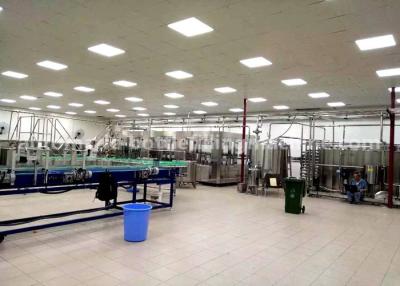China Automatic 4 in 1 Juice Bottle Filling Machine 8000BPH Liquid Level Accurate Filling for sale