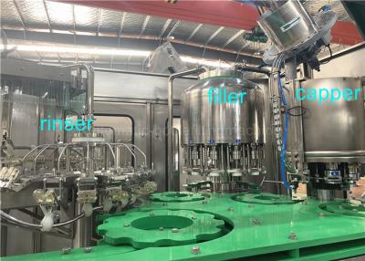 China SGS 4000BPH 4.23kW 3-in-1 Juice Bottle Filling Machine Rinsing Filling Capping for sale