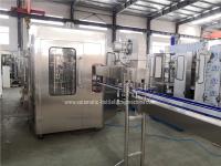 China Carbonated Drink Filling Machine Cylinder Feeding 200ml-2000ml Bottle Capacity for sale