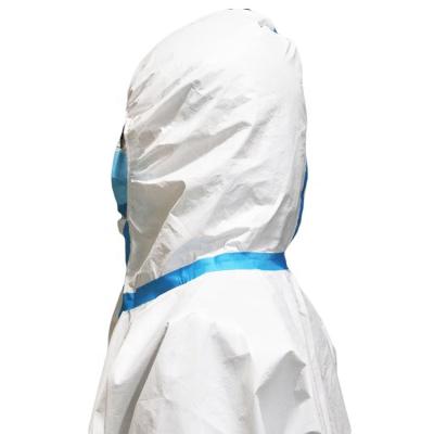 China Soft Texture Medical Protective Coverall Anti Virus Low Linting for sale
