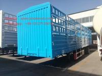 China 10m Livestock Stake Semi-Trailer, 12R22.5 Tires, Large Capacity, High Load, Ventilated & Safe for Animal Transport for sale