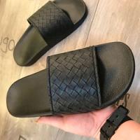 China Summer Slippers male outdoor casual shoes fashion trend 2022 home anti-slip slides new man sandal wholesale for sale