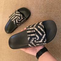 China Summer Slippers male outdoor casual shoes fashion trend 2022 home anti-slip slides new man sandal wholesale for sale