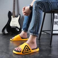 China Outdoor Beach Men Cozy Slippers  Flat Soft Sole Non Slip Summer for sale
