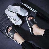 China Indoor Soft Sole Men Flat Slide Non Slip Home Summer Sandals for sale
