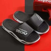 China Indoor Soft Sole Men Flat Slide Non Slip Home Summer Sandals for sale