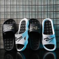 China Indoor Home Summer Men Cozy Slippers  Fashion Trendy Non Slip Soft Sole for sale