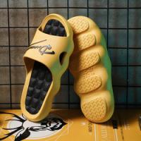China Indoor Home Summer Men Cozy Slippers  Fashion Trendy Non Slip Soft Sole for sale