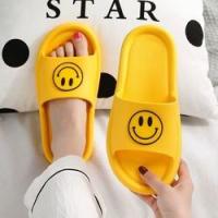China Fashion Design Smile Pattern Slipper Shoes Casual Soft Sole Non Slip Children Slippers for sale