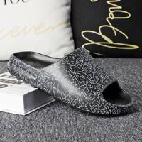 China Factory price Slide Breathable Cool Beach Flip Flop Lightweight Graffiti cartoon women Bathroom home Slippers for men for sale