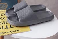 China Women slide slippers anti-slip quick drying super soft thick sole Men sandals couple home indoor shoes in stock for sale