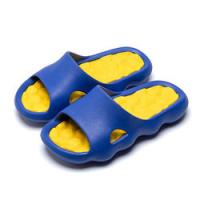 China Thick Sole Men Cozy Slippers Non Slip Indoor And Outdoor Breathable for sale