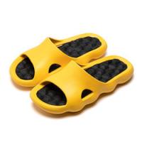 China Thick Sole Men Cozy Slippers Non Slip Indoor And Outdoor Breathable for sale