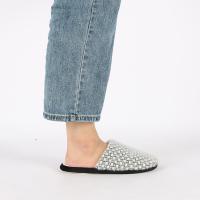 China Accept LOGO custom factory direct sales ladies winter fashion home warm non slip indoor and outdoor Coral fleece slippers for sale