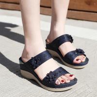 China New 2022 sandals flower large size rhinestone shoes women retro style wedge heel comfortable soft slippers for sale