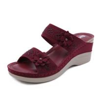 China New 2022 sandals flower large size rhinestone shoes women retro style wedge heel comfortable soft slippers for sale