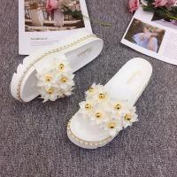 China Fashion Ladies flowers Sequins women sandals beaded girls thick bottom slides slippers in new trend wholesale for sale